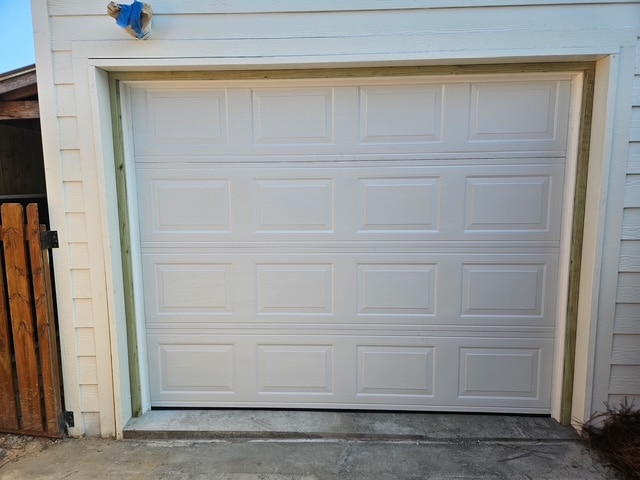 Installing a 9x7 Mid-America Regal Garage Door in Panama City Beach ...